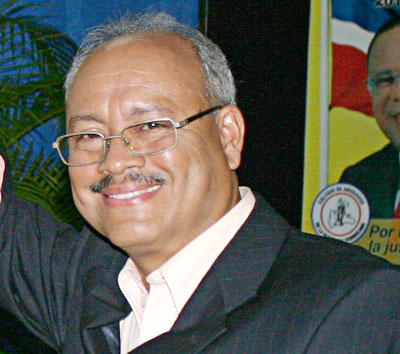 Eligen a Alex Gabín, nuevo presidente Colegio Abogados SFM