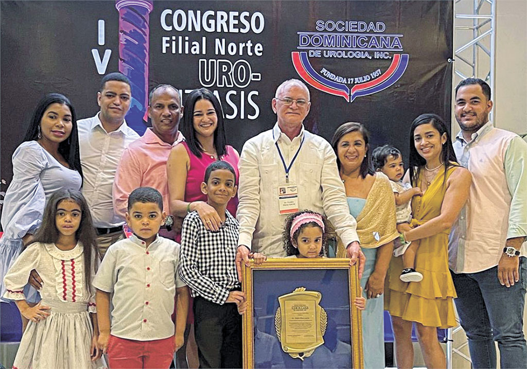 Sociedad Dominicana de Urología rinde homenaje al doctor Teófilo Pérez ...