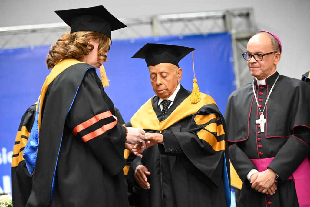 Palabras de Manuel Mora Serrano en su investidura Honoris Causa de la UCNE