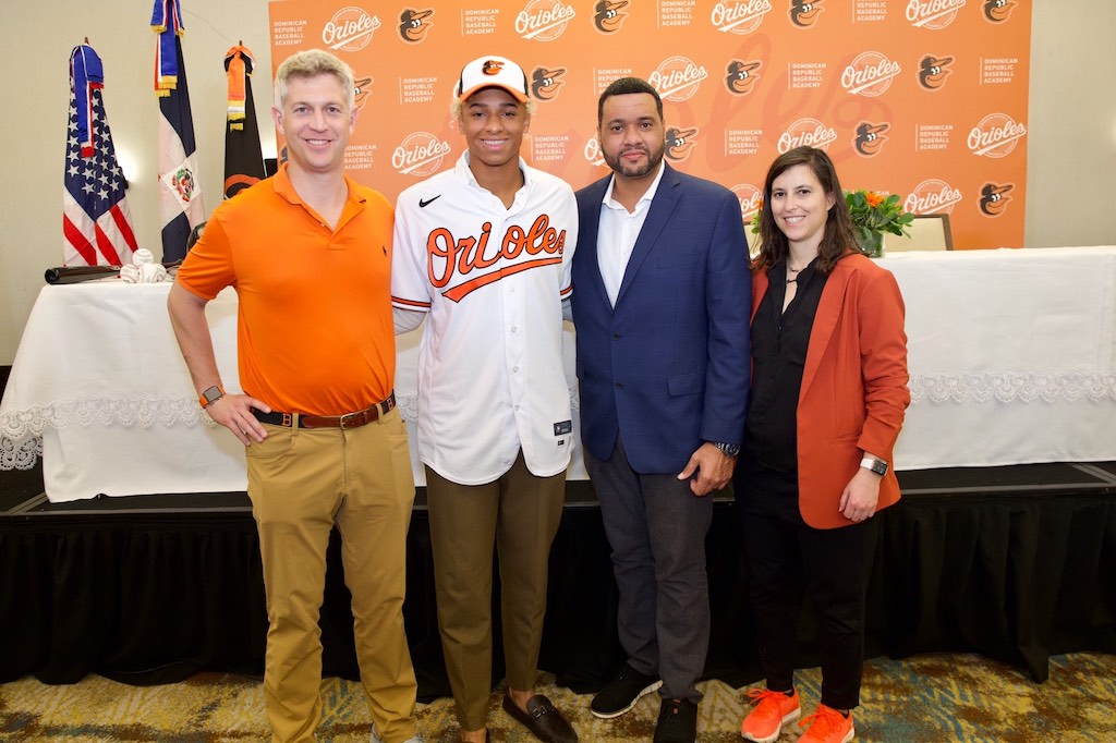 Orioles abren firmas internacionales con 27 firma de 27 nuevos jugadores