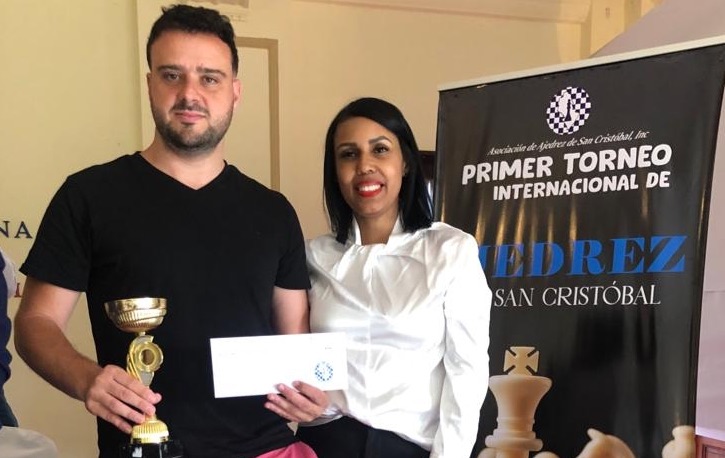 Gran Maestro español Pepe Cuenca gana torneo ajedrez de SC
