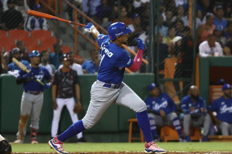 Hernández, Camargo y Peguero guían quinto triunfo de Licey en línea