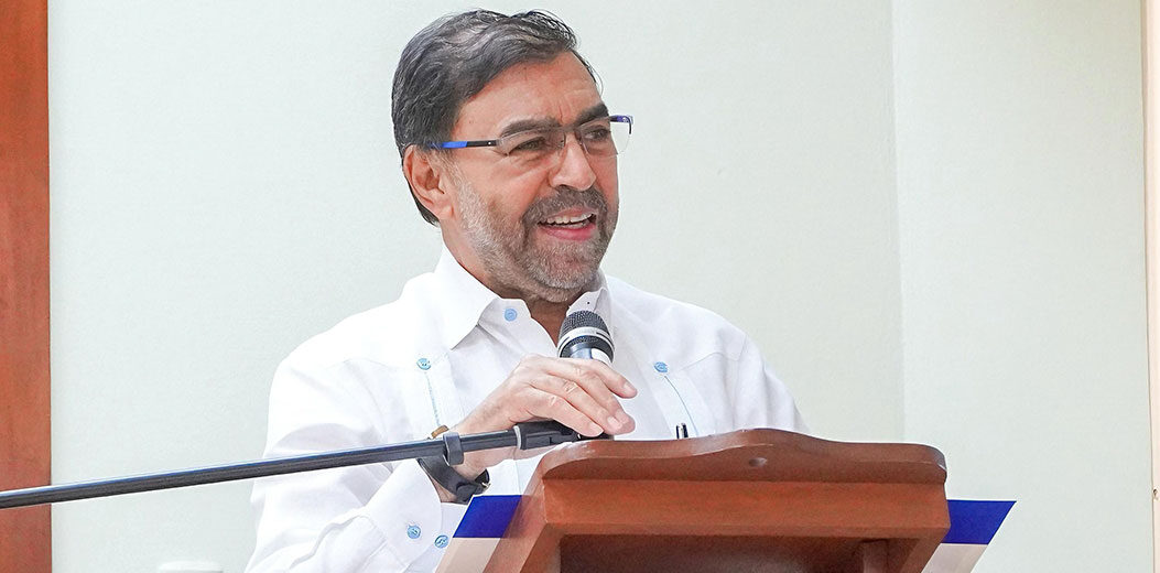 Con su eterna sonrisa Olmedo Caba Romano marca un legado de éxito en la ...