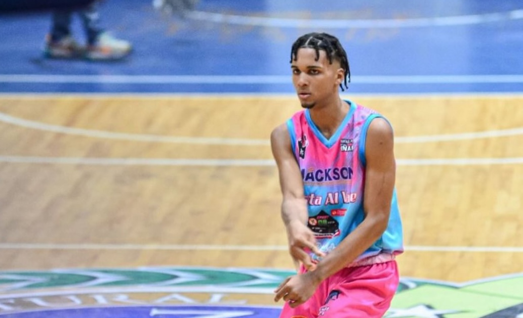 Johan Camilo conduce a Vista al Valle sobre Rabo Chivo en basket barrial francomacorisano