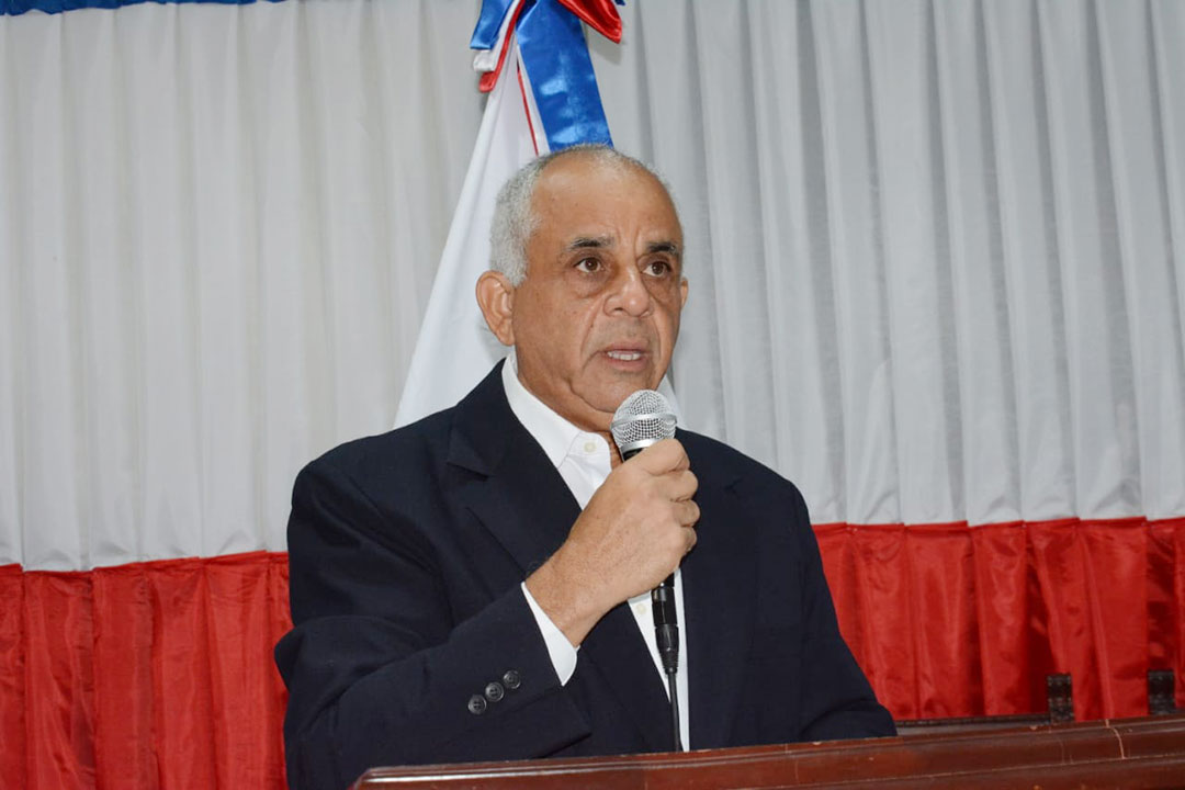 William Hernández asume presidencia de la Federación Dominicana de ...