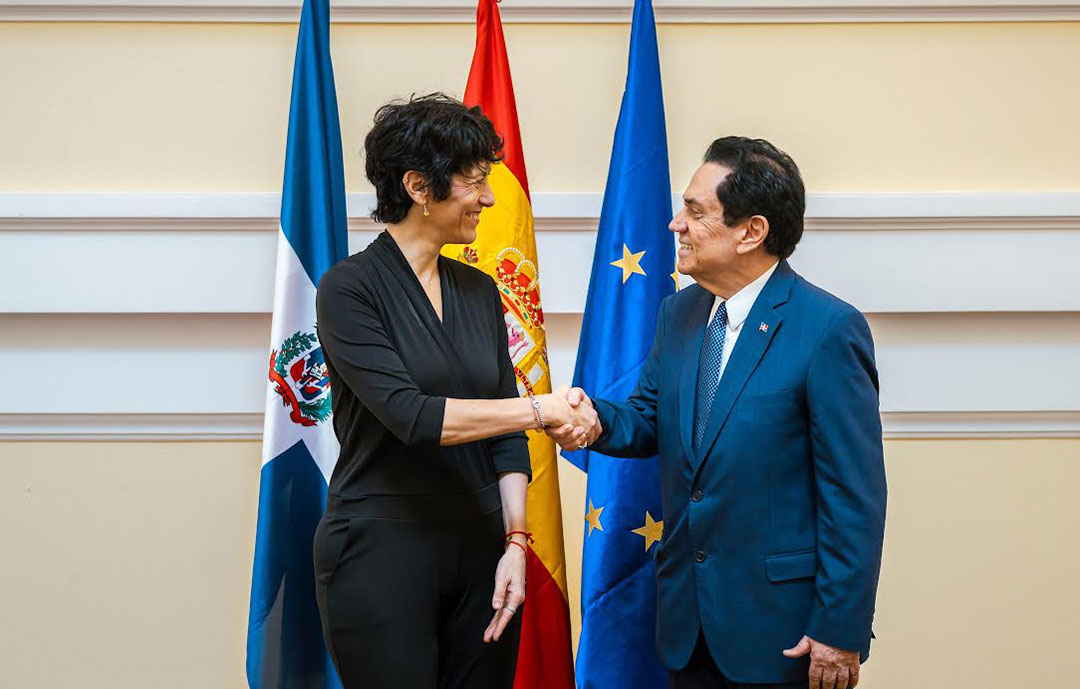 Encuentro entre el embajador Tony Raful y la ministra Elma Saiz impulsa ...
